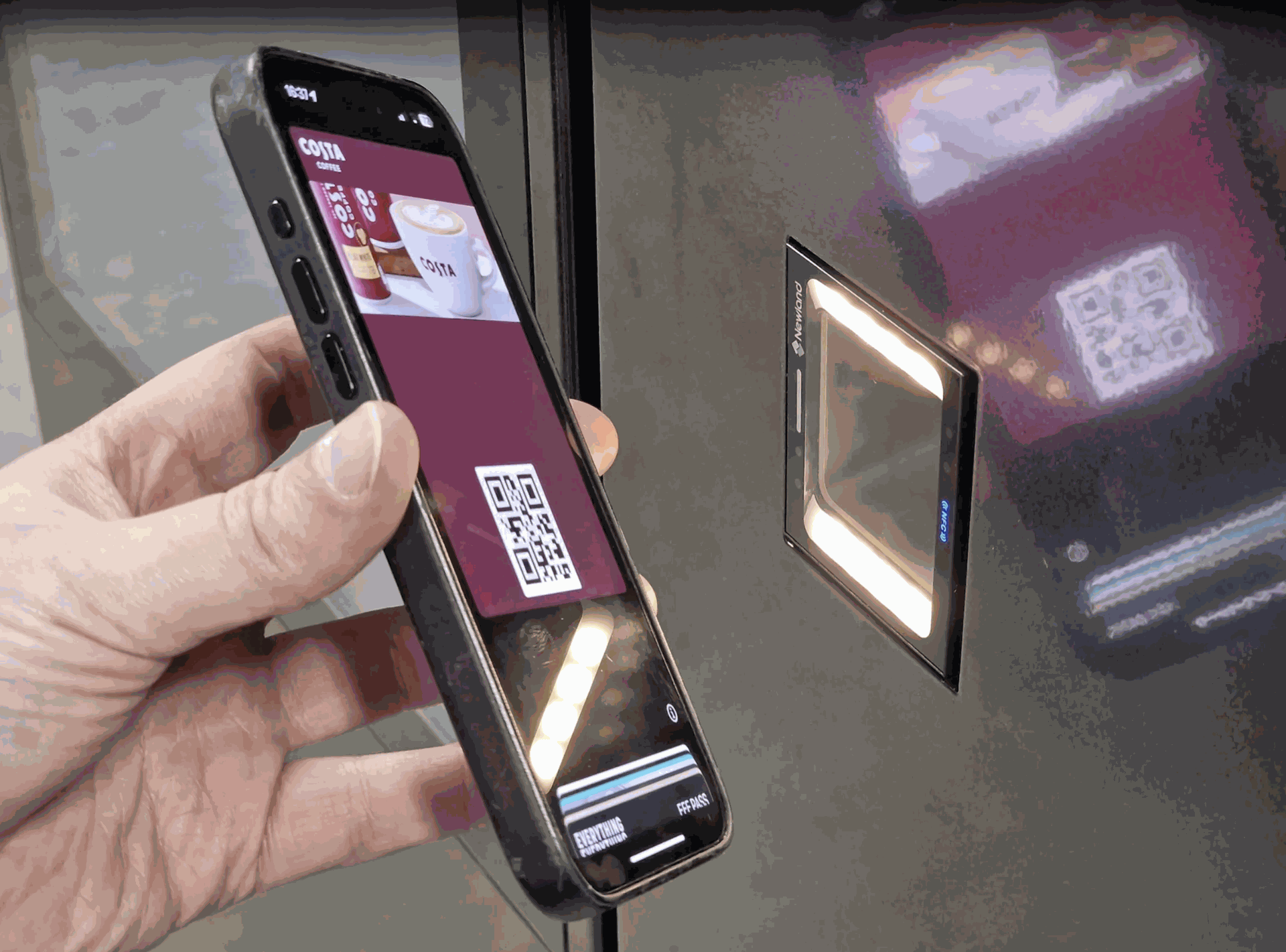 Reverse Vending Machines for DRS | Recyclever